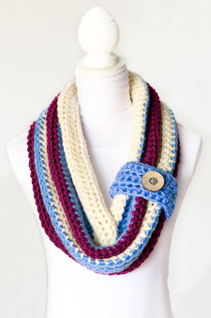 Chunky Button Cowl Crochet Pattern - Hopeful Honey