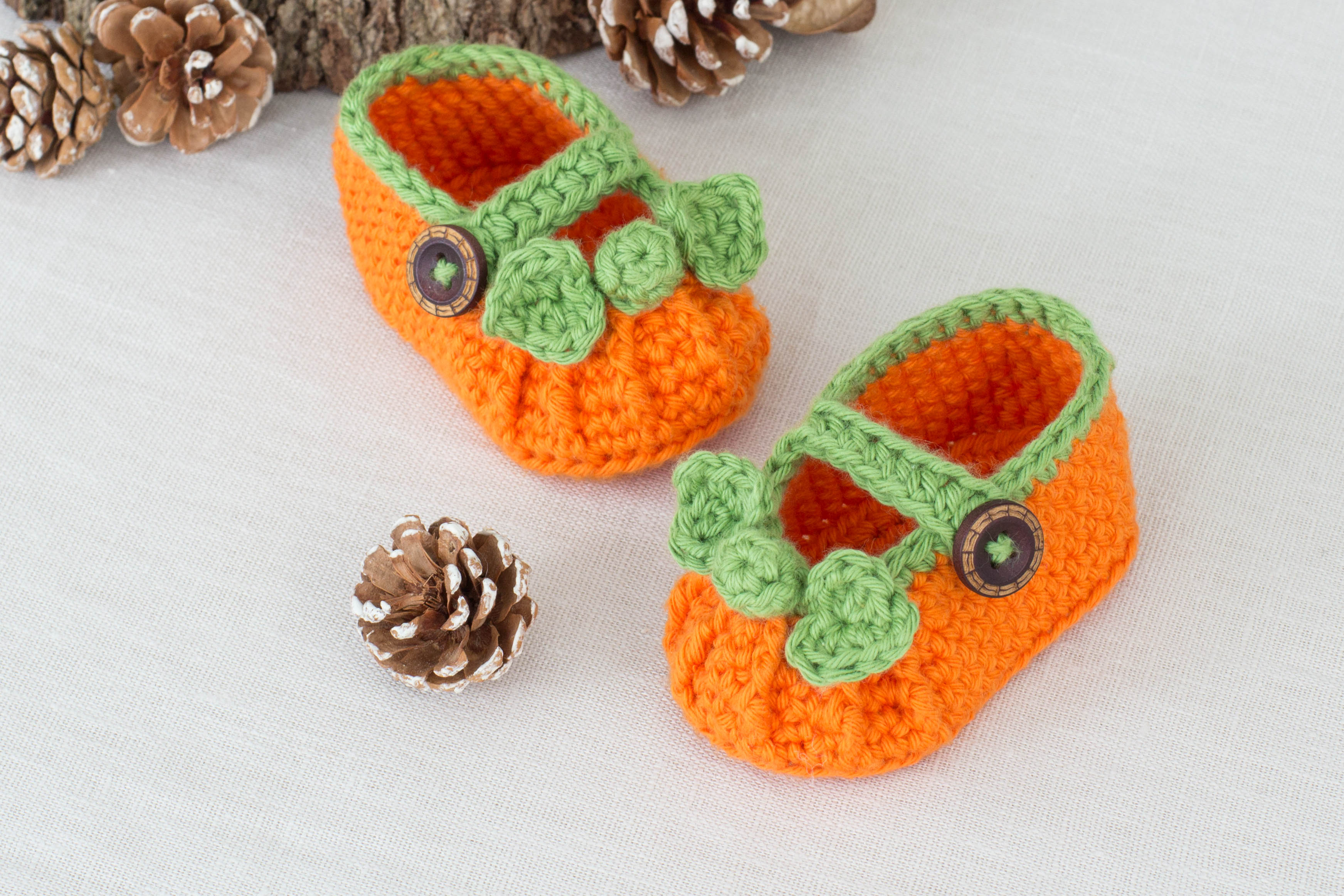 Pumpkin Spice Baby Booties Crochet Pattern by Hopeful Honey